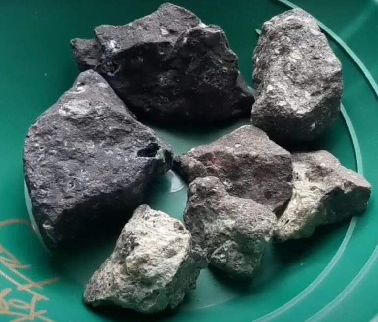 6 Key Features to Look for When Identifying Kimberlite - Good Witches ...